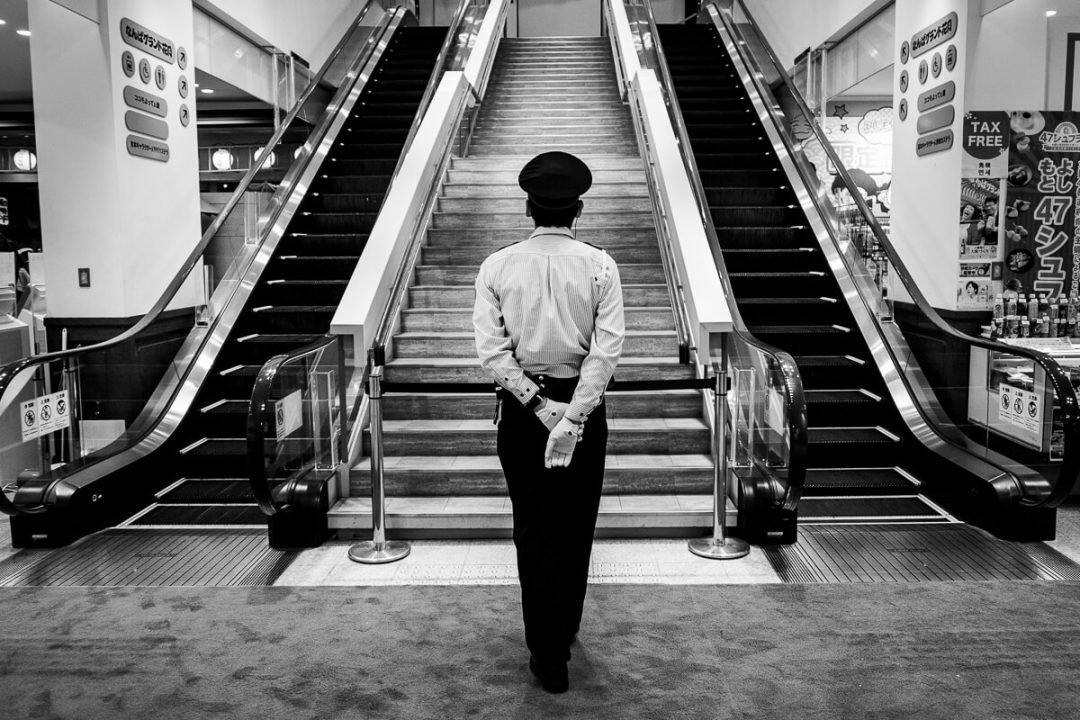 Street Photography in Japan [Inspiration + 10 tips] – INSPIRED EYE